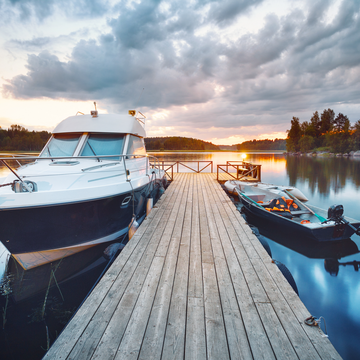 Stress-Free Boat Docking: Simple Steps and Tips for Boat Owners — SIERRA
